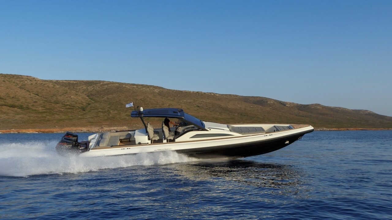 Omega 47 - Technohull