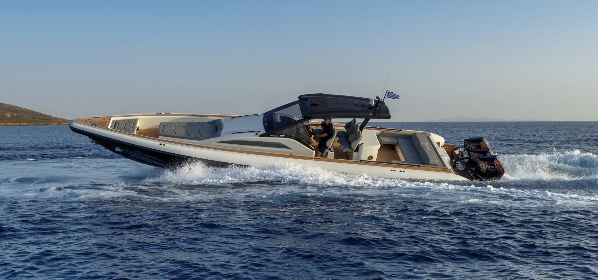 Omega 47 - Technohull