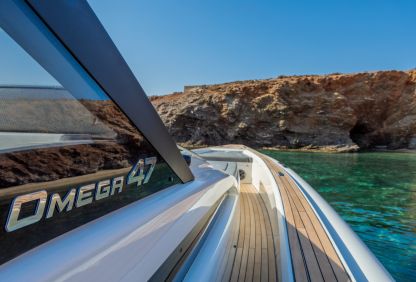 Omega 47 - Technohull