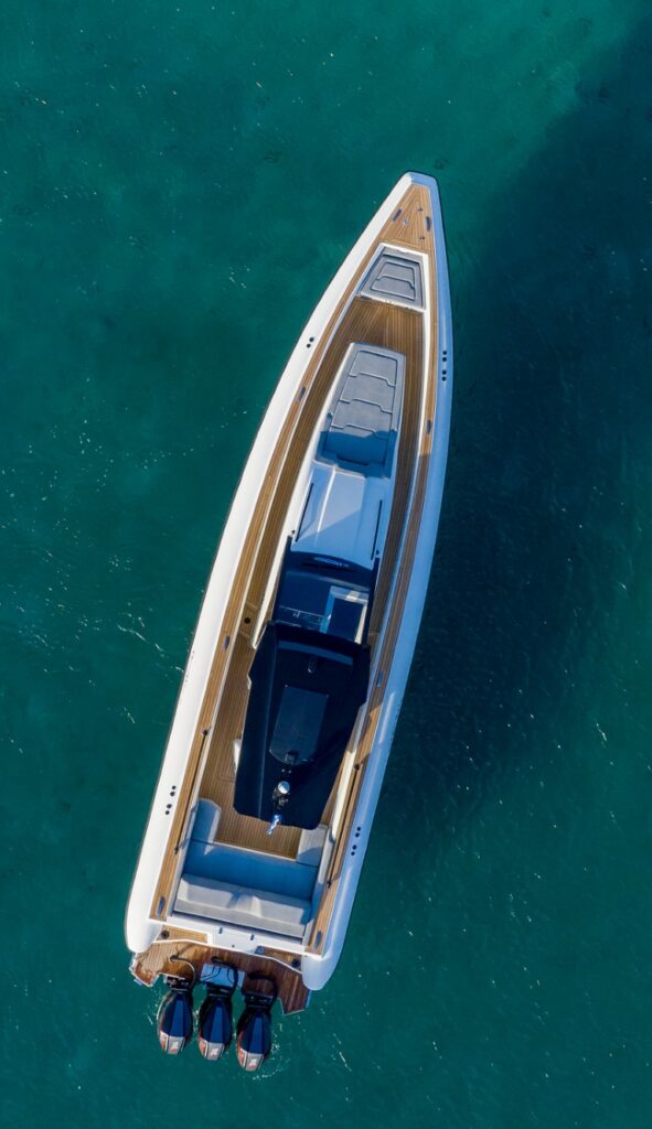 Omega 47 - Technohull